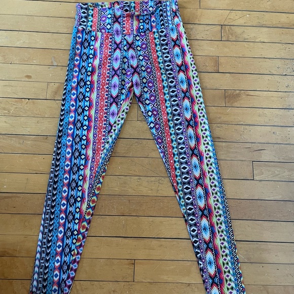 Onzie | Pants & Jumpsuits | Onzie Tribal Yoga Leggings | Poshmark